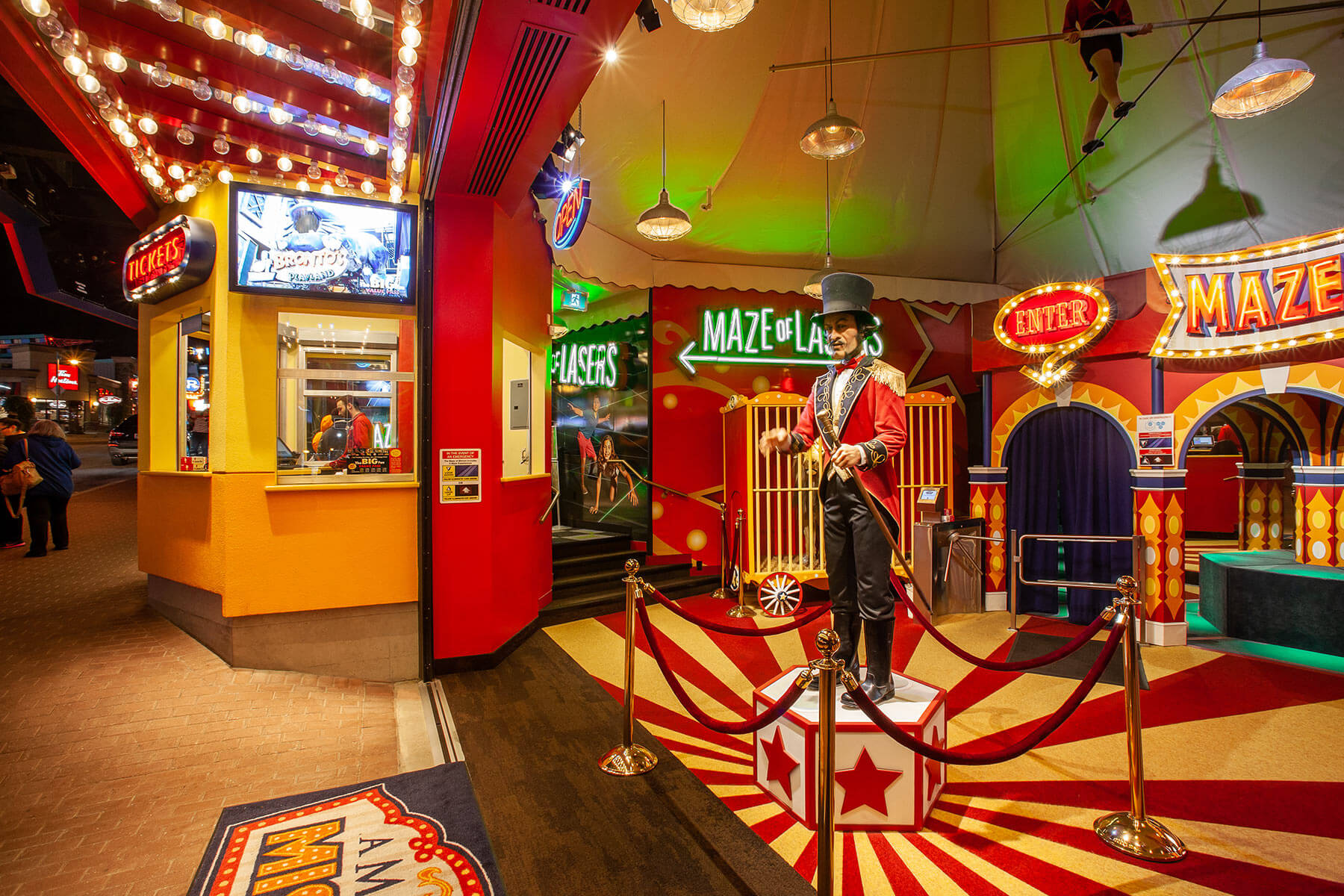 Big Top Mirror Maze - MAST Architect